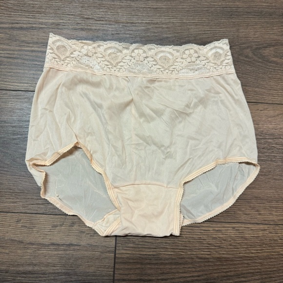 Bali | Intimates & Sleepwear | Nwot Vintage Bali Nylon Lacy Skimp Skamp ...